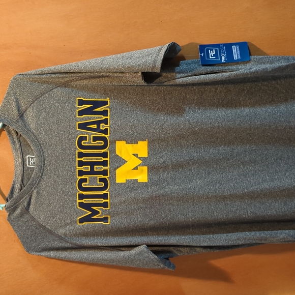 Pro Edge | Shirts | University Of Michigan Wolverines Tshirt | Poshmark